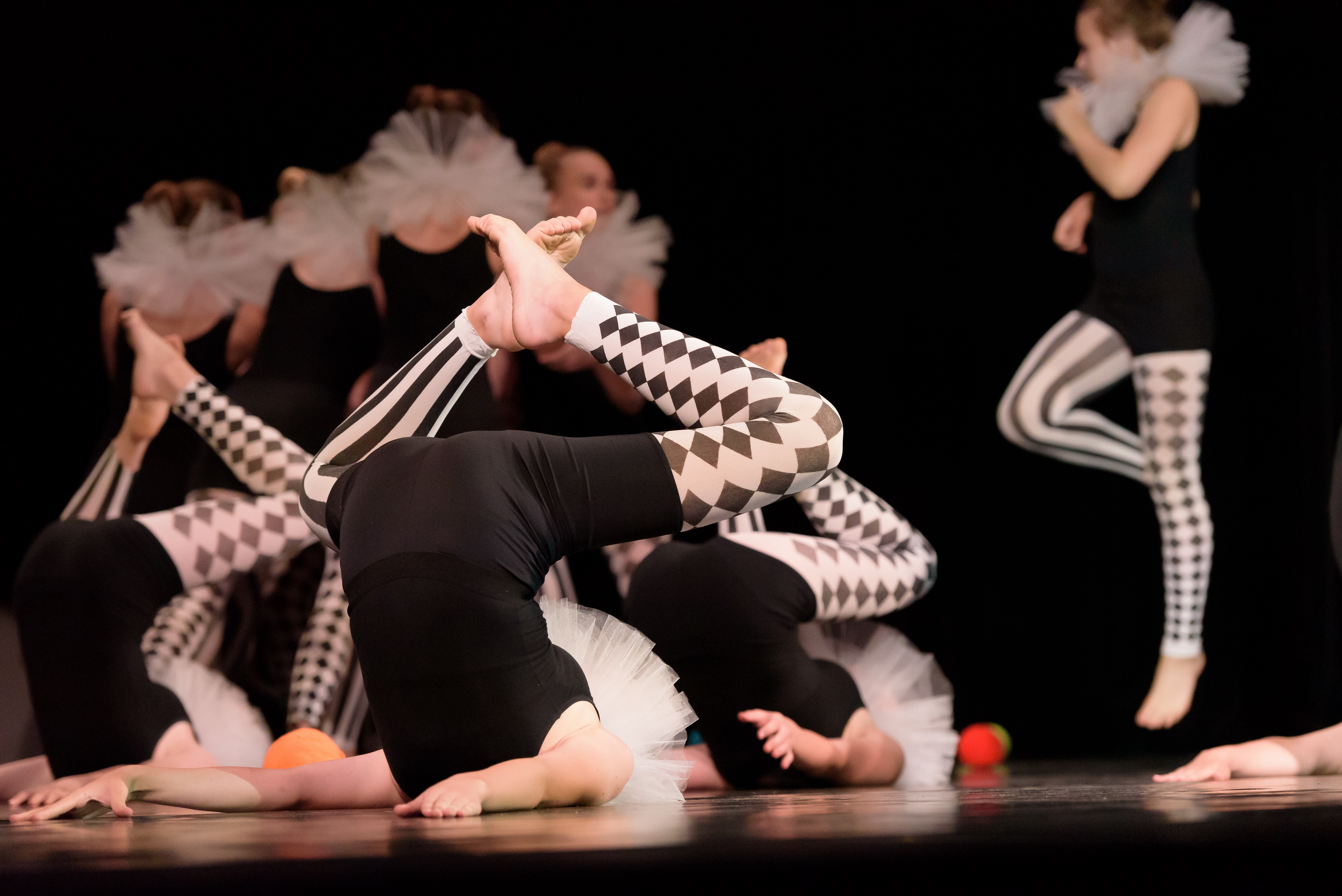 Akrobātika – Agra Daņiļeviča deju skola DZIRNAS